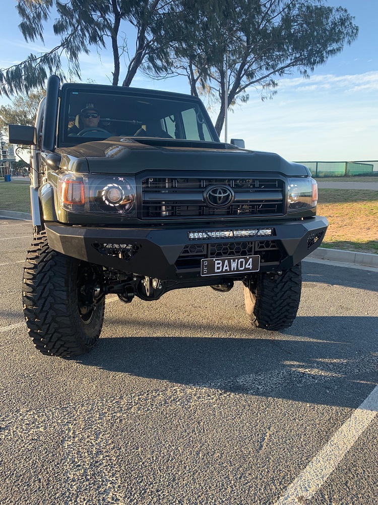Predator Bull bar, Suitable for Toyota Land Cruiser 76, 78, 79 Series ...