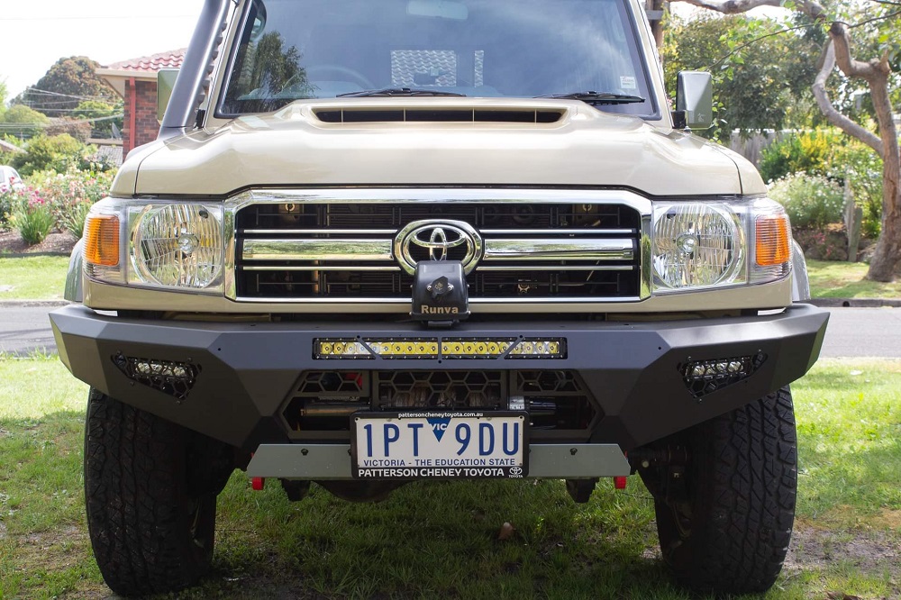Predator Bull bar, Suitable for Toyota Land Cruiser 76, 78, 79 Series ...